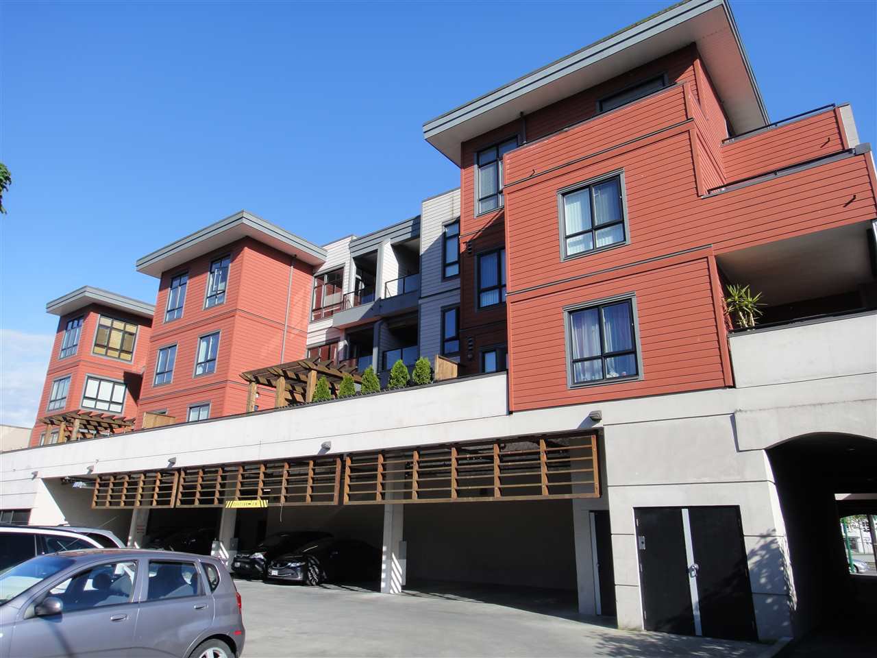 Find active listings in Bella - Team Vince Chan