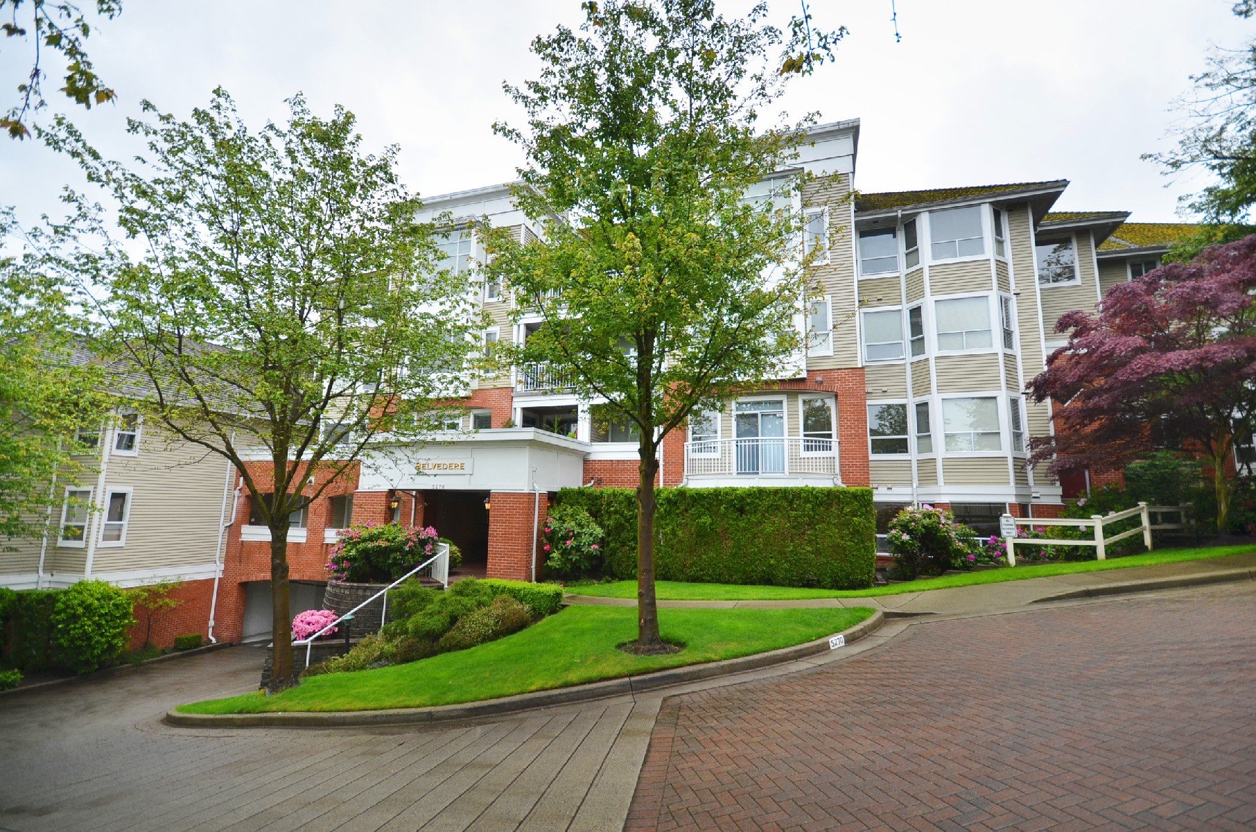 Find active listings in Belvedere | 5280 Oakmount Cres - Team Vince Chan